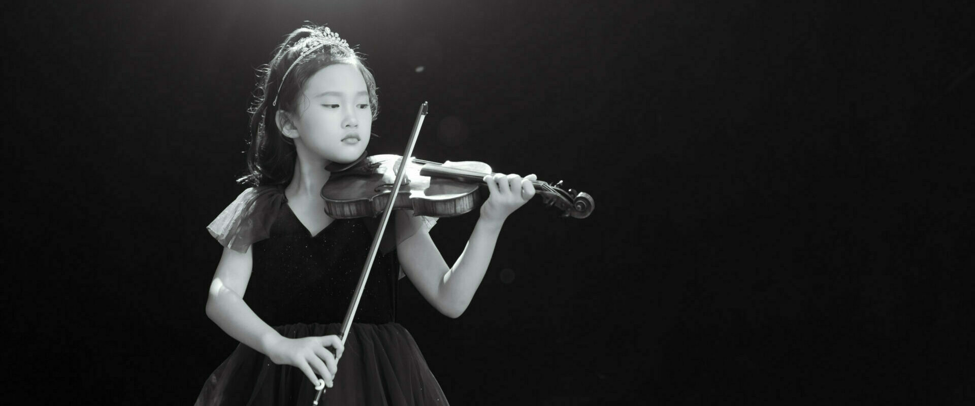 Zoe Zhang VOICE - 9 years old singer, dancer and violin player